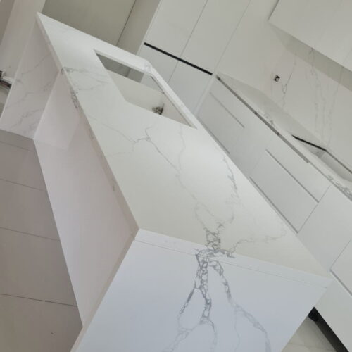 Platinum Quartz | Calacatta Ultra
